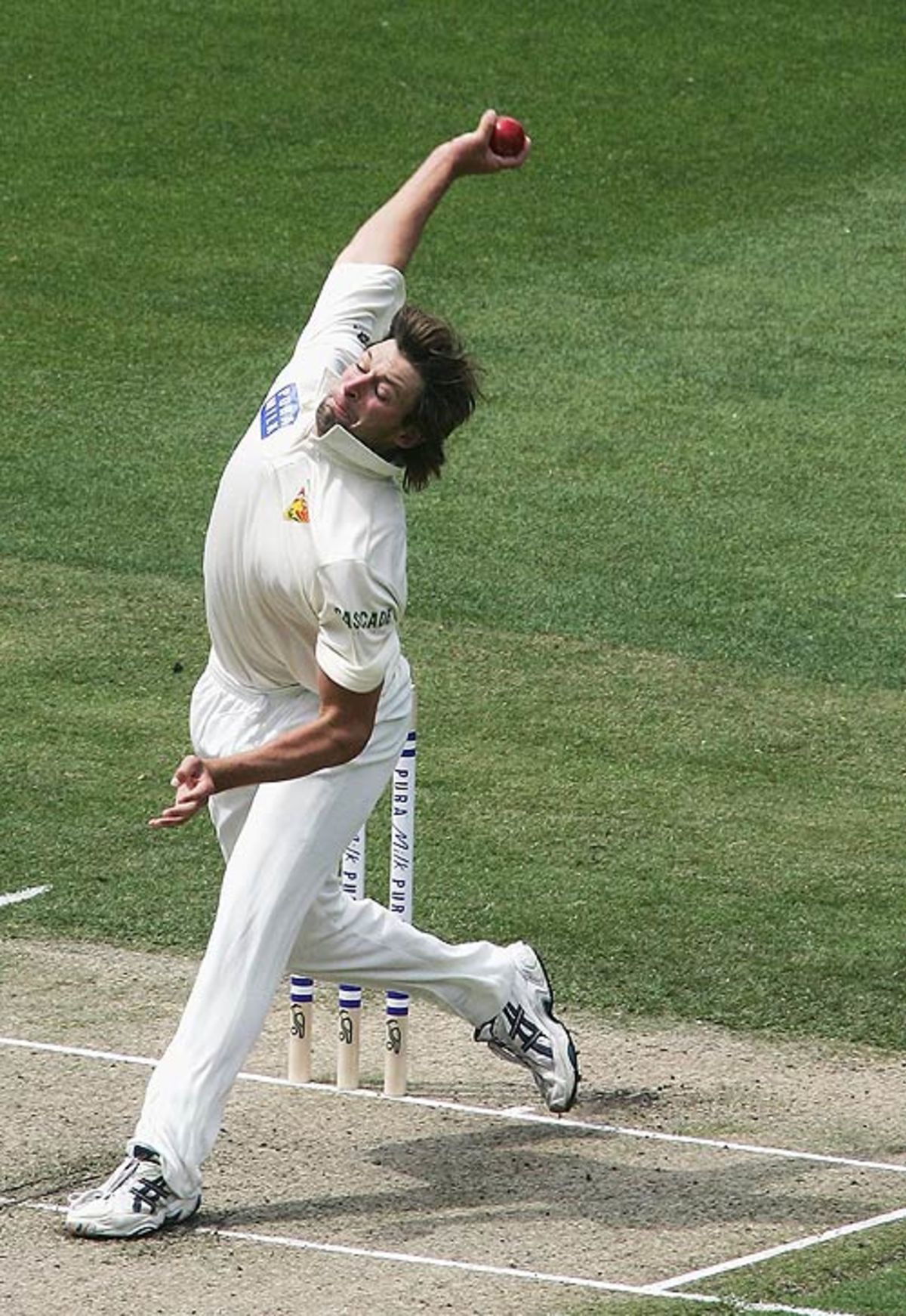 Ben Hilfenhaus in his delivery stride | ESPNcricinfo.com