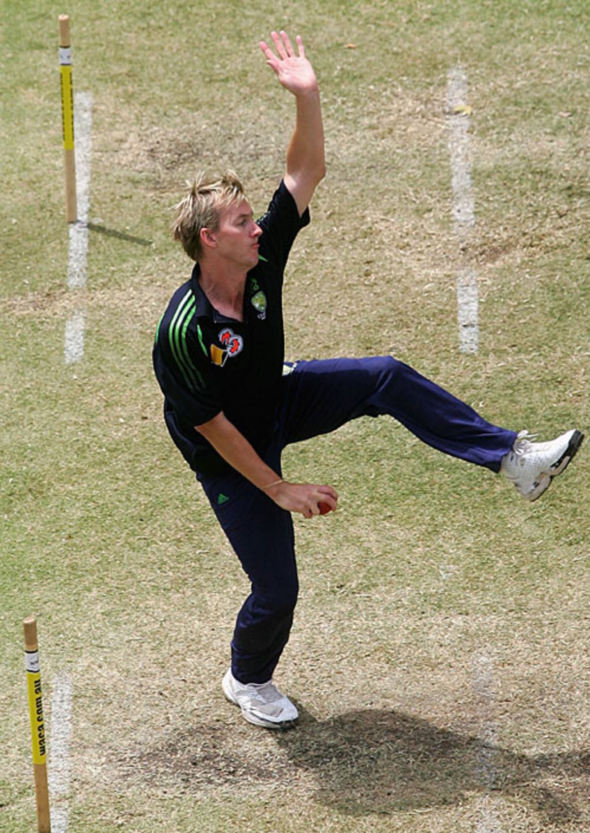 Brett Lee roars into bowl in the nets at Perth | ESPNcricinfo.com