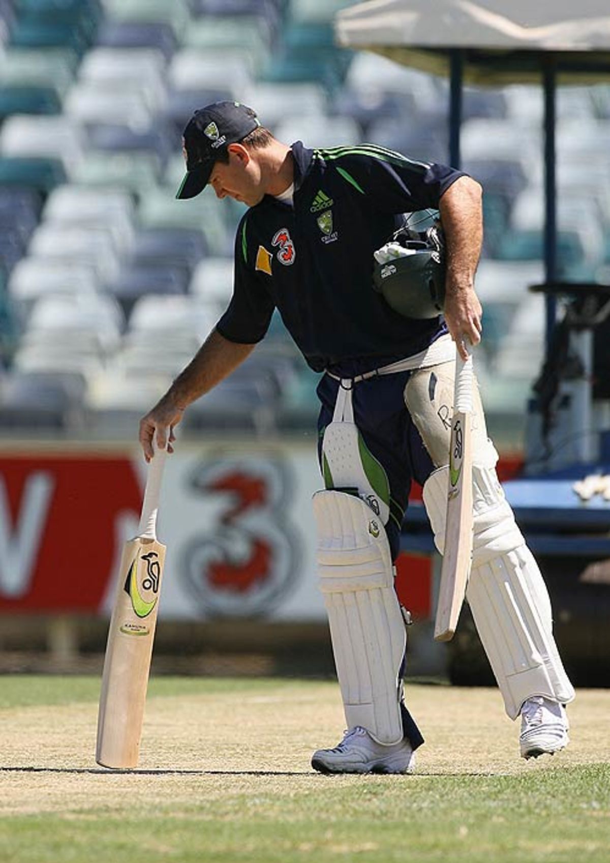 Ricky Ponting inspects the WACA pitch | ESPNcricinfo.com