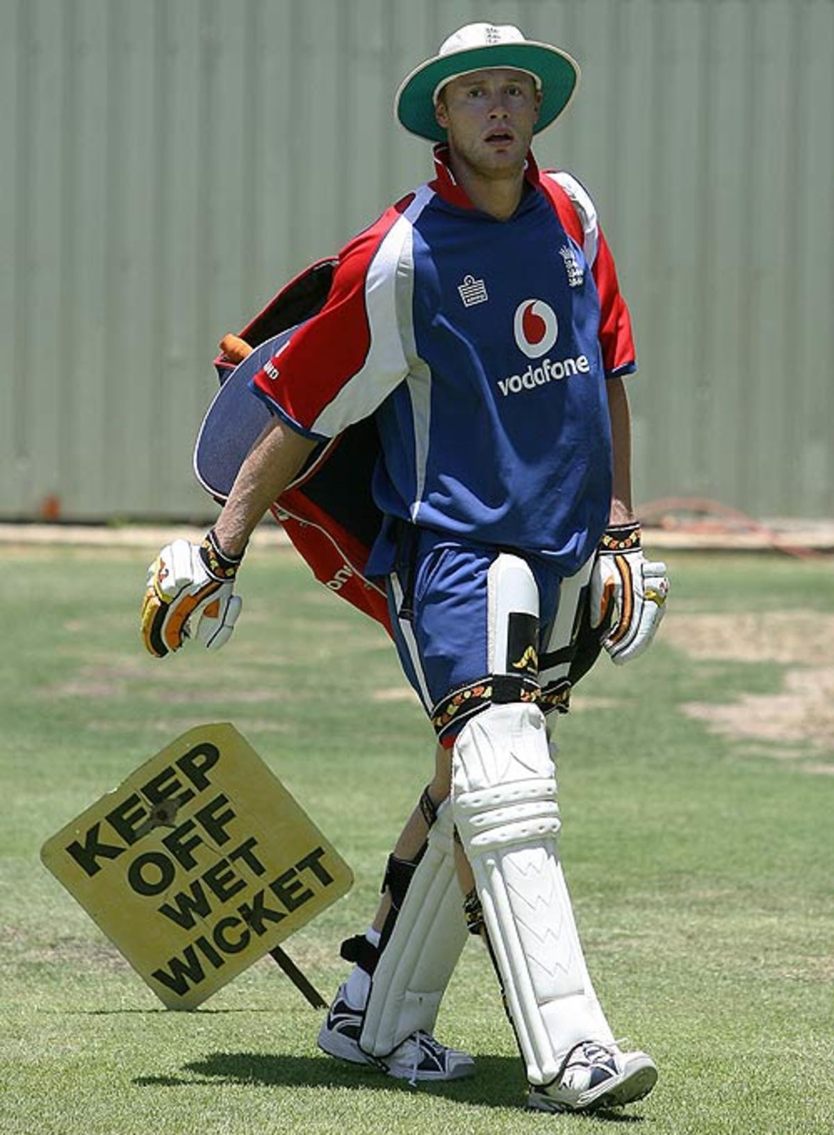 Ricky Ponting inspects the WACA pitch | ESPNcricinfo.com