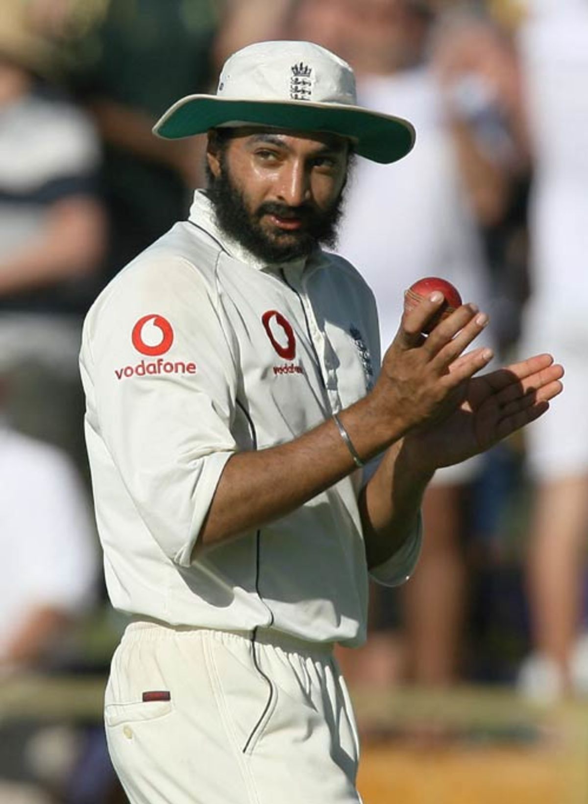Shane Warne trudges off after falling to Monty Panesar | ESPNcricinfo.com