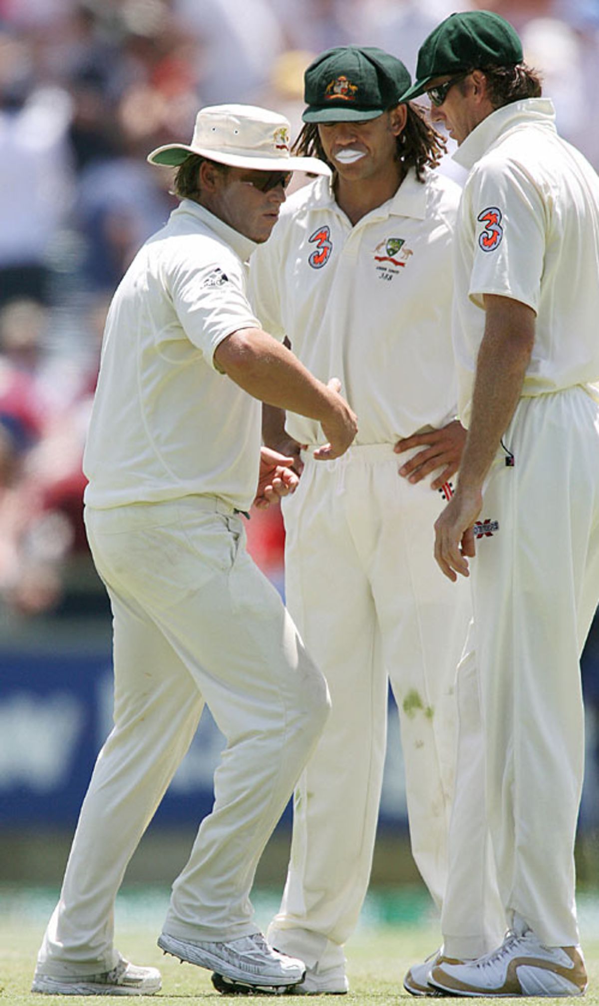 Shane Warne offers Glenn McGrath some advice | ESPNcricinfo.com