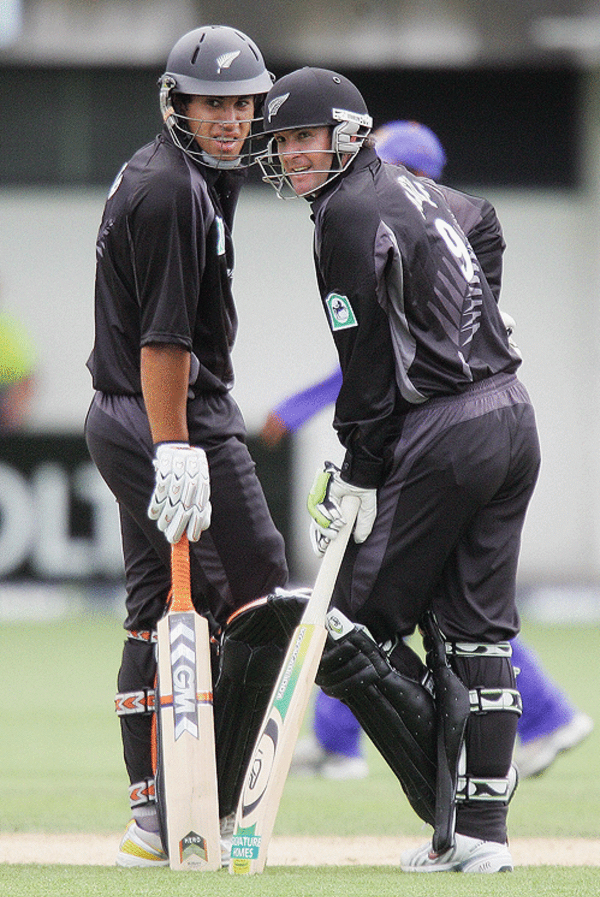 Peter Fulton clips one fine during his little cameo | ESPNcricinfo.com