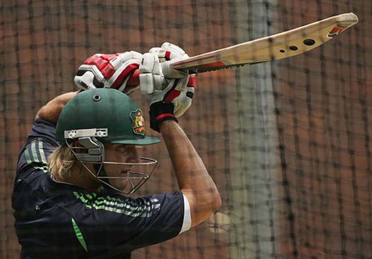 Shane Watson trained with the Australia squad as he recovers from a ...