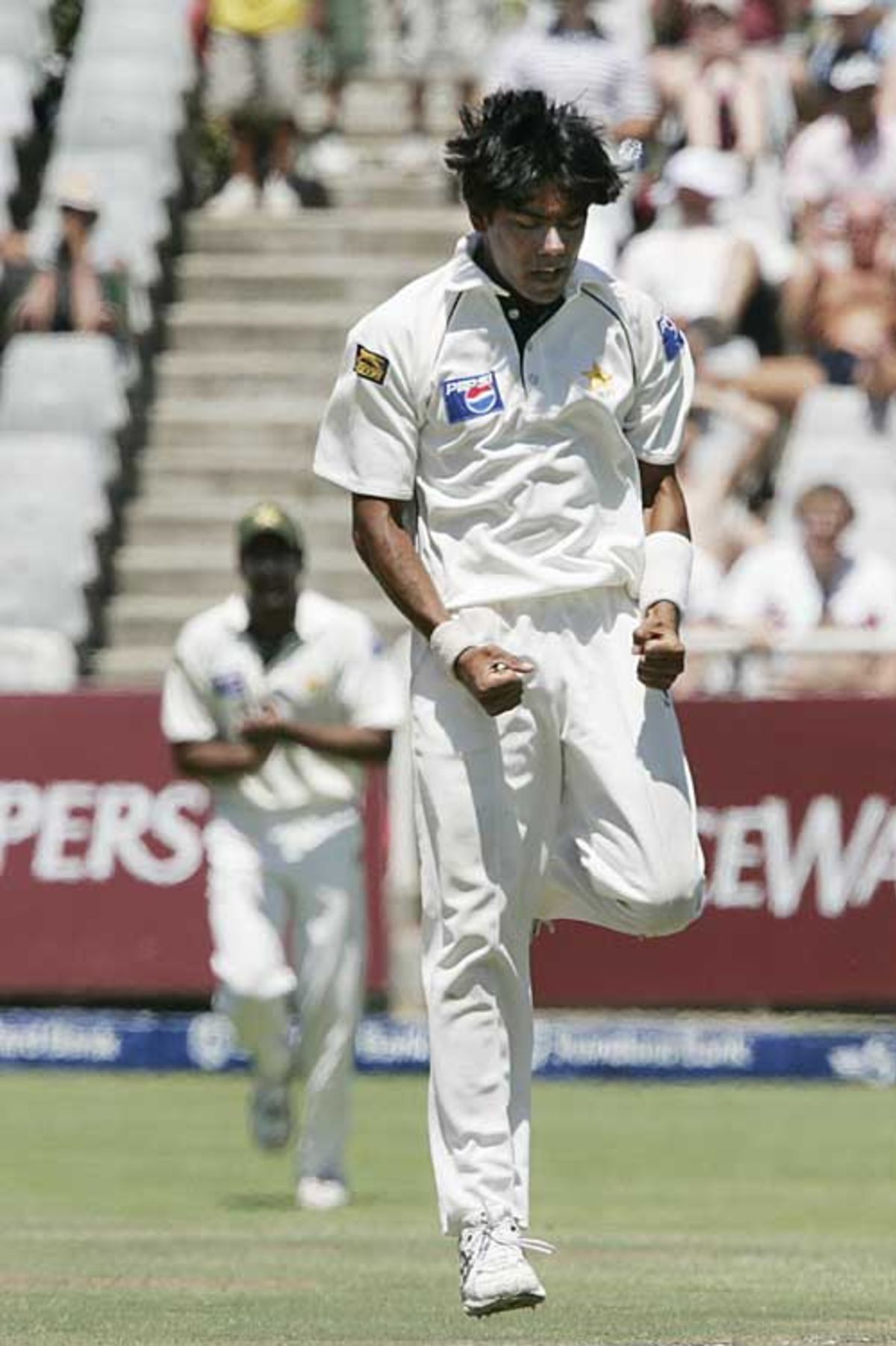 Mohammad Sami ended South Africa's innings with a yorker | ESPNcricinfo.com