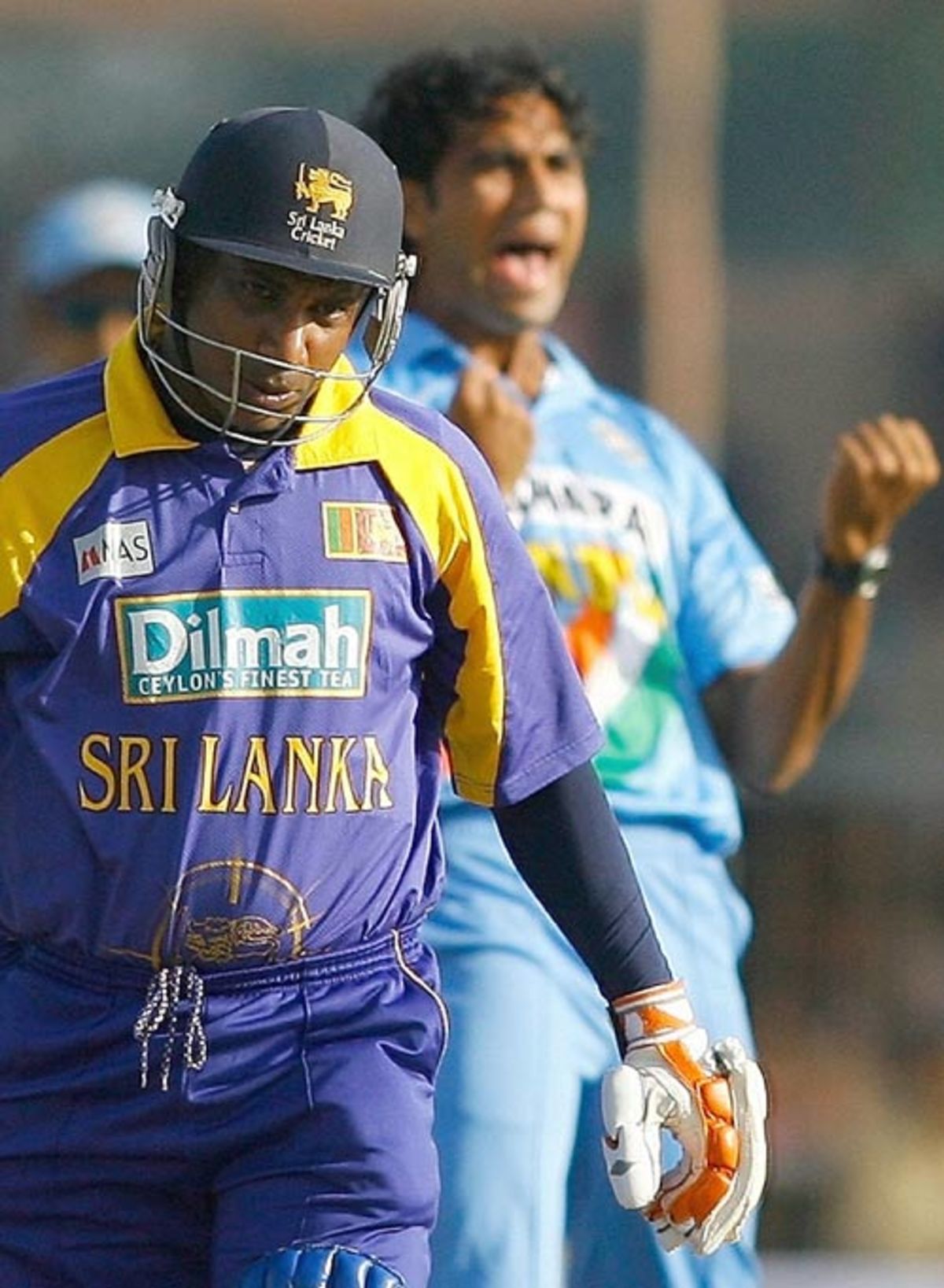 Munaf Patel celebrates as Sanath Jayasuriya trudges back for 9 ...