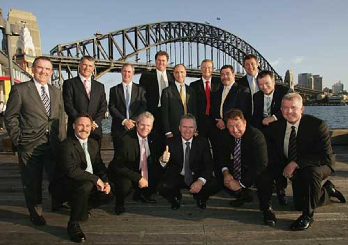 Shoaib Malik, Inzamam-ul-Haq, Mohammad Hafeez, Bob Woolmer and Danish Kaneria during a practice ...