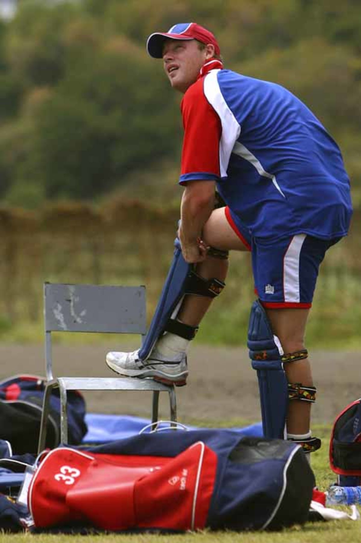 Ricky Ponting does a fielding drill at Stubbs Cricket Ground | ESPNcricinfo.com