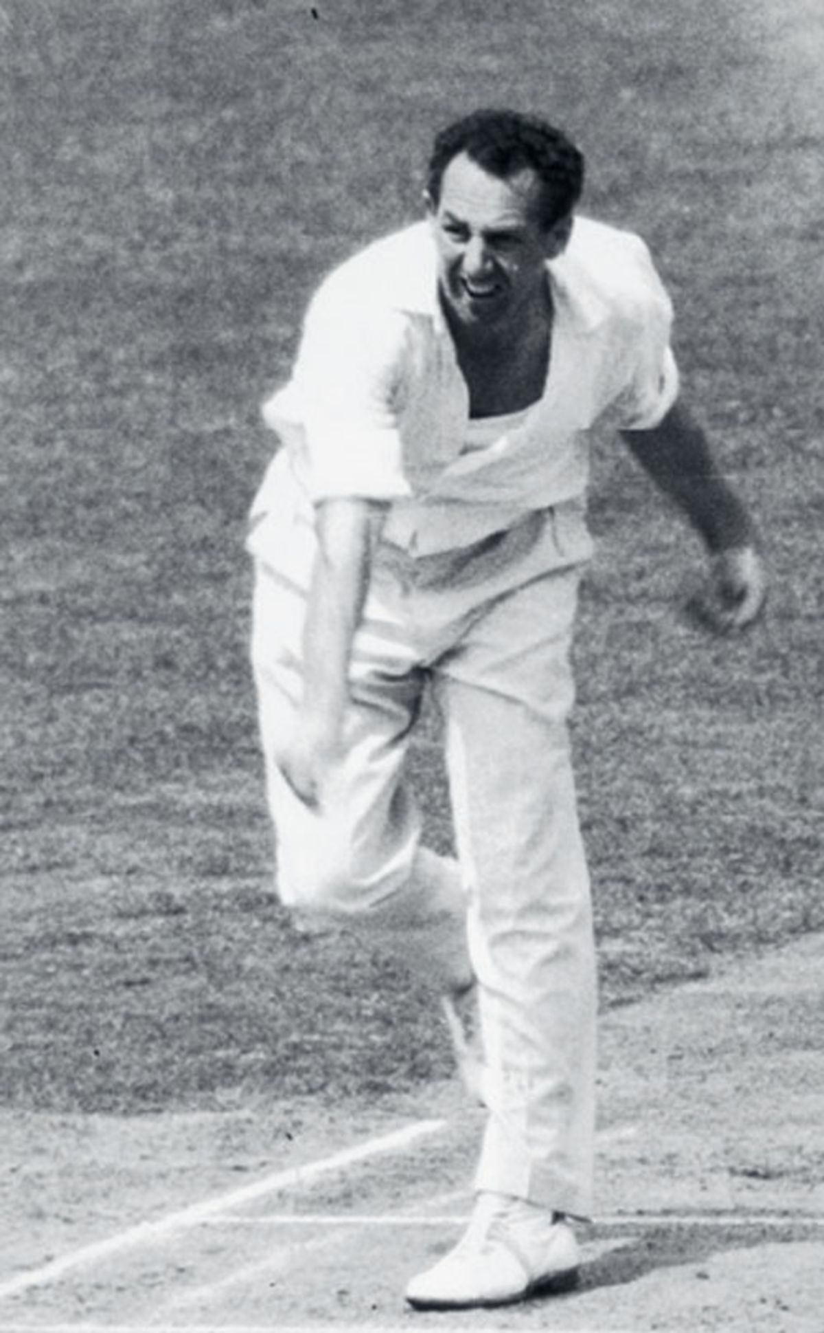 Garry Sobers receives the Rothman's Trophy | ESPNcricinfo.com