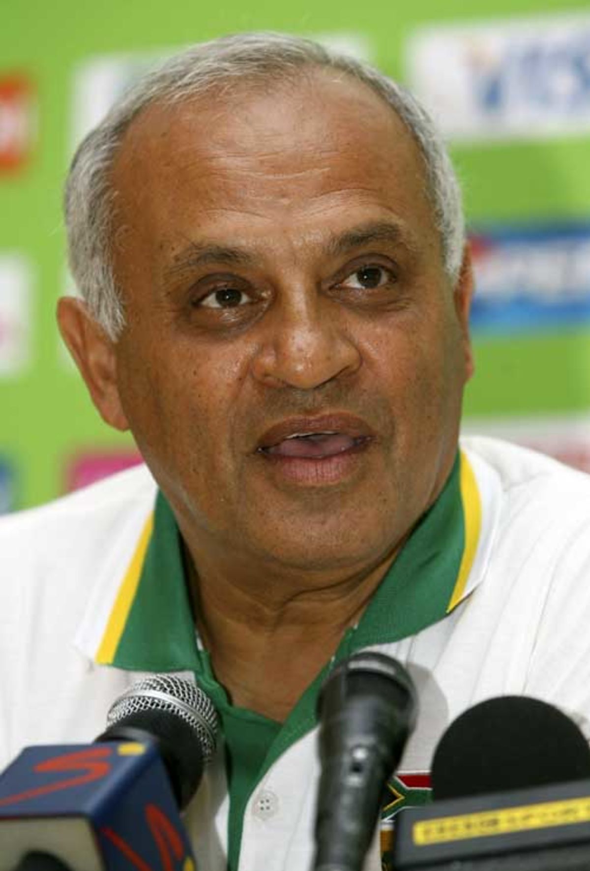 Dilhara Fernando celebrates bowling Sachin Tendulkar for a duck ...