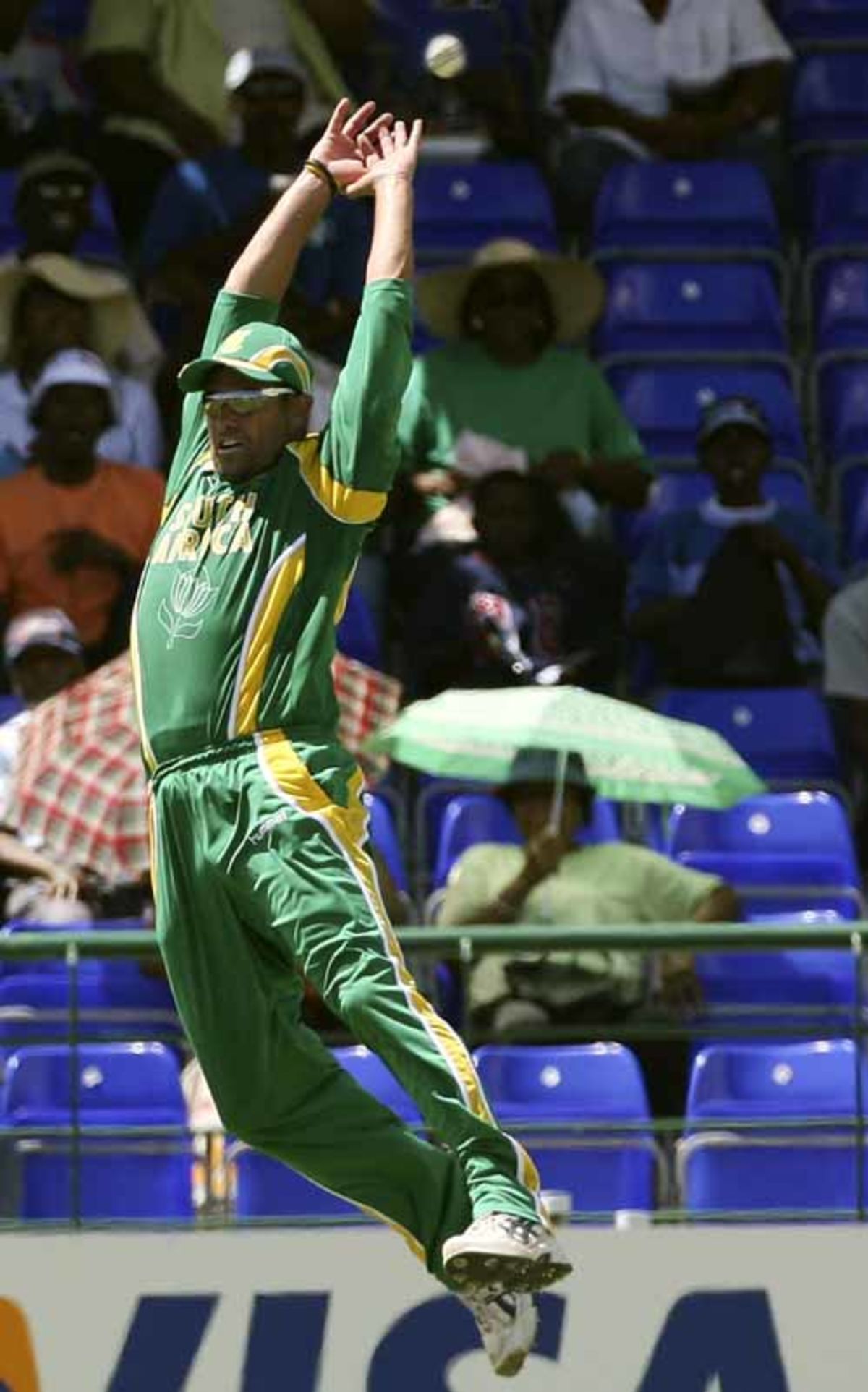 Matthew Hayden powers one straight en route to his quick ton ...