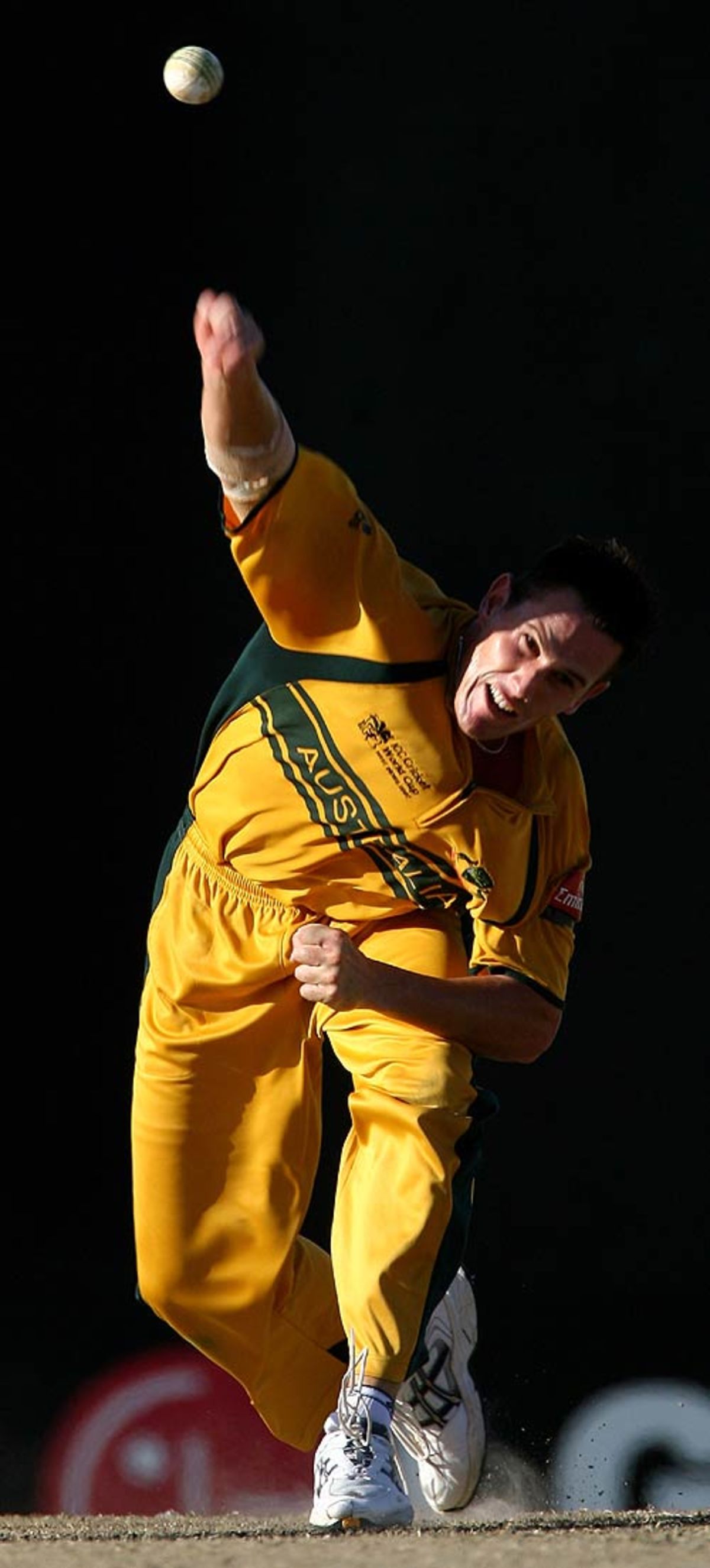 Shaun Tait in his delivery stride | ESPNcricinfo.com