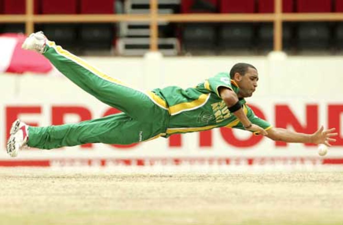 Graeme Smith drives down the ground on his way to his 26th half-century ...