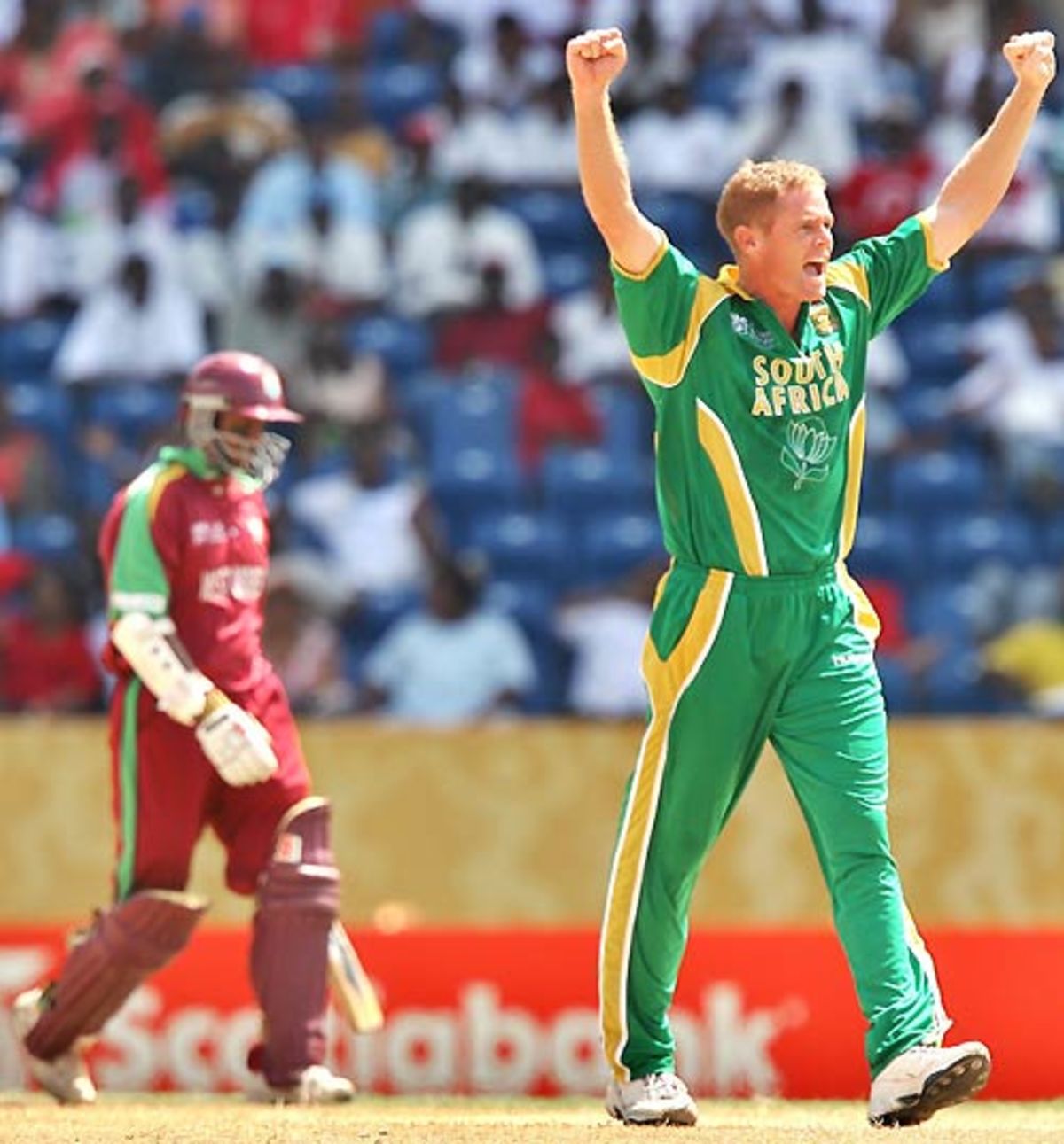 Mark Boucher and Herschelle Gibbs have everything to smile about during ...