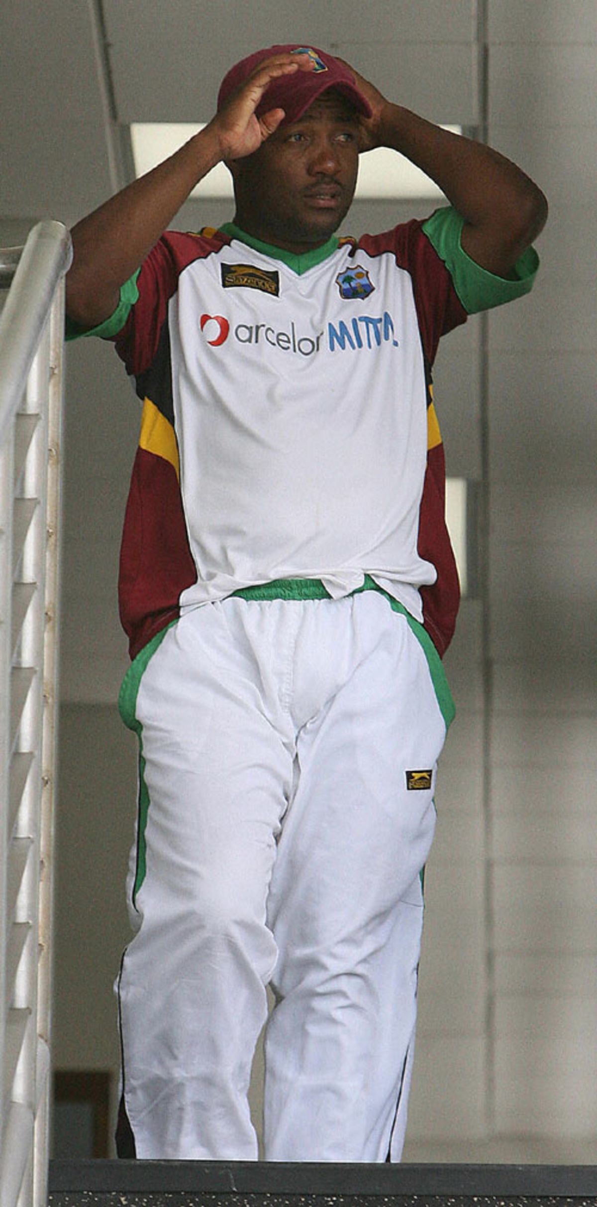 Richard Montgomerie acknowledges his half century | ESPNcricinfo.com