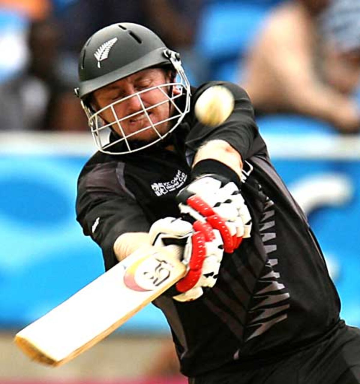 Mahela Jayawardene celebrates his hundred | ESPNcricinfo.com