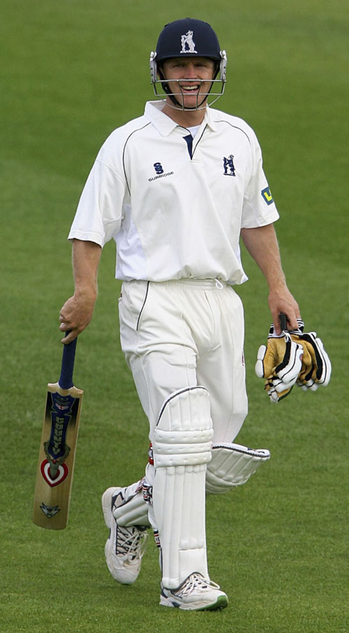 Darren Maddy smiles after walking off in his debut match as ...