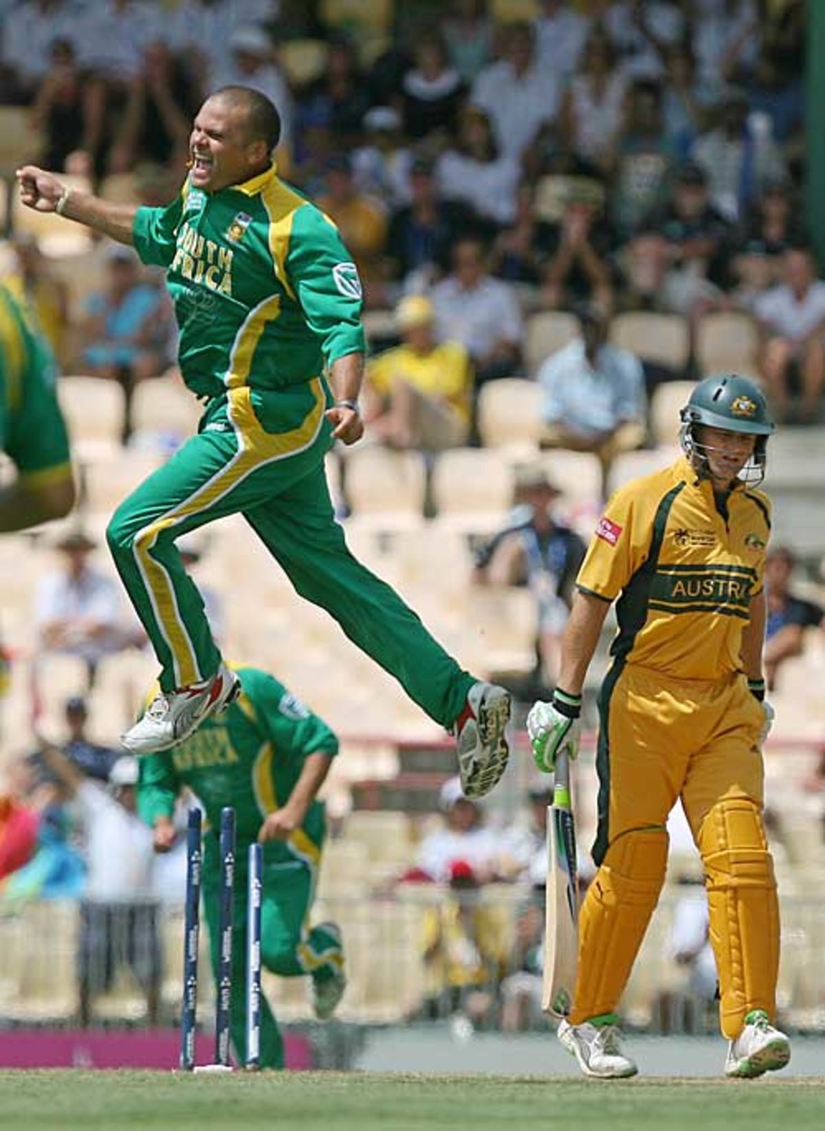 Adam Gilchrist is castled by Charl Langeveldt | ESPNcricinfo.com