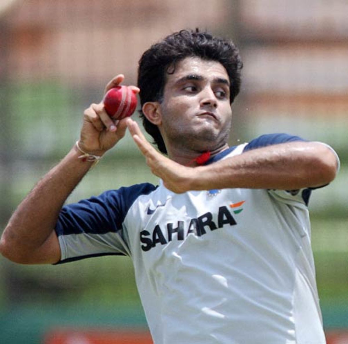 John Gloster, India's physiotherapist, attends to Sourav Ganguly's back ...