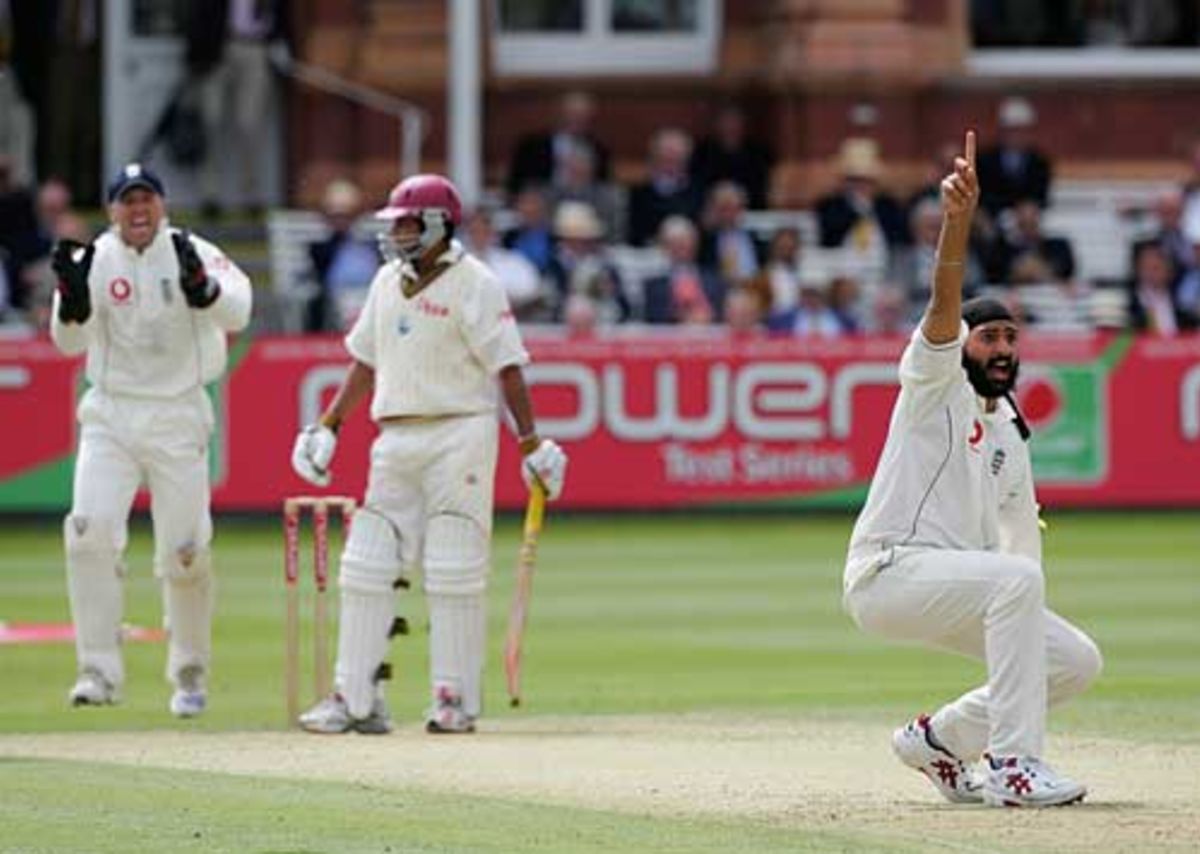 An Indian fan shows his support in no uncertain terms | ESPNcricinfo.com