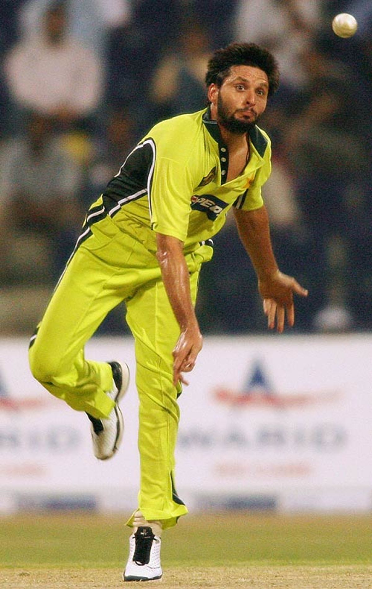 Pakistan celebrate their win | ESPNcricinfo.com