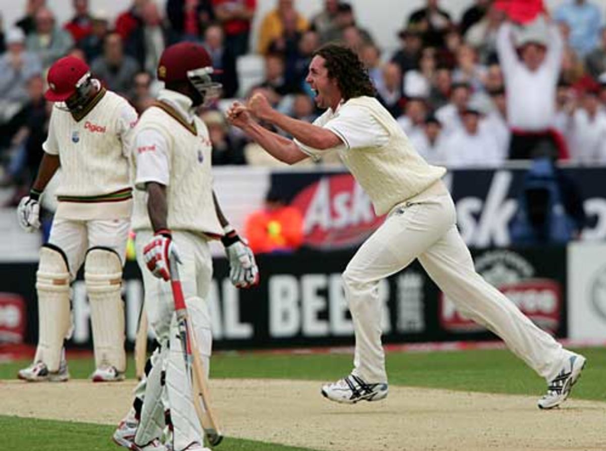 Ryan Sidebottom is mobbed after removing Chris Gayle | ESPNcricinfo.com