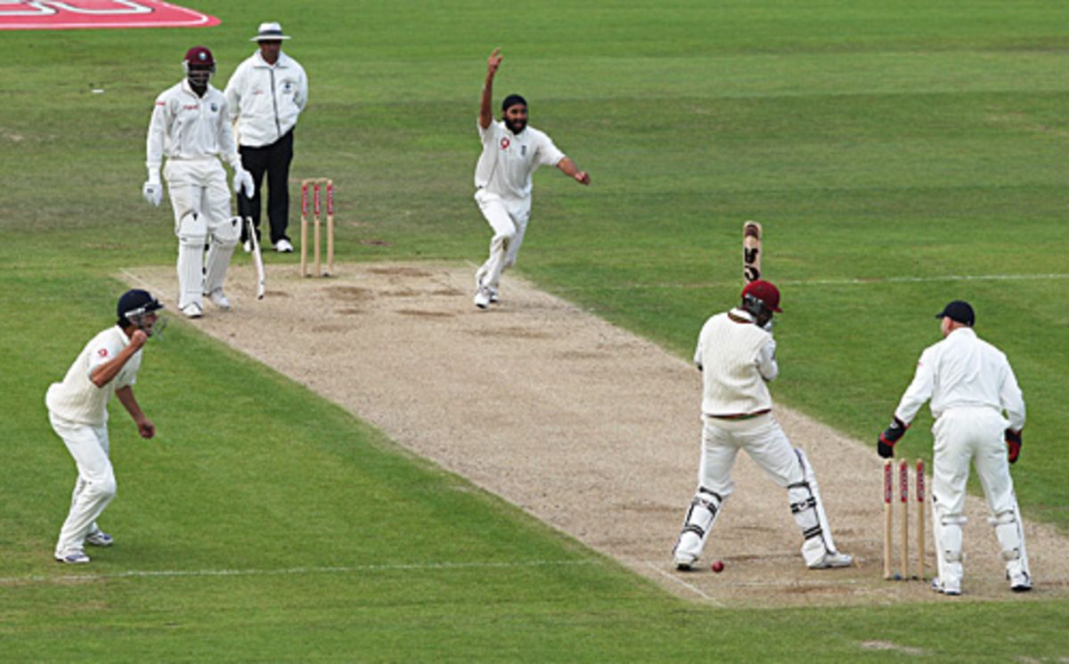 Monty Panesar bowls Runako Morton | ESPNcricinfo.com