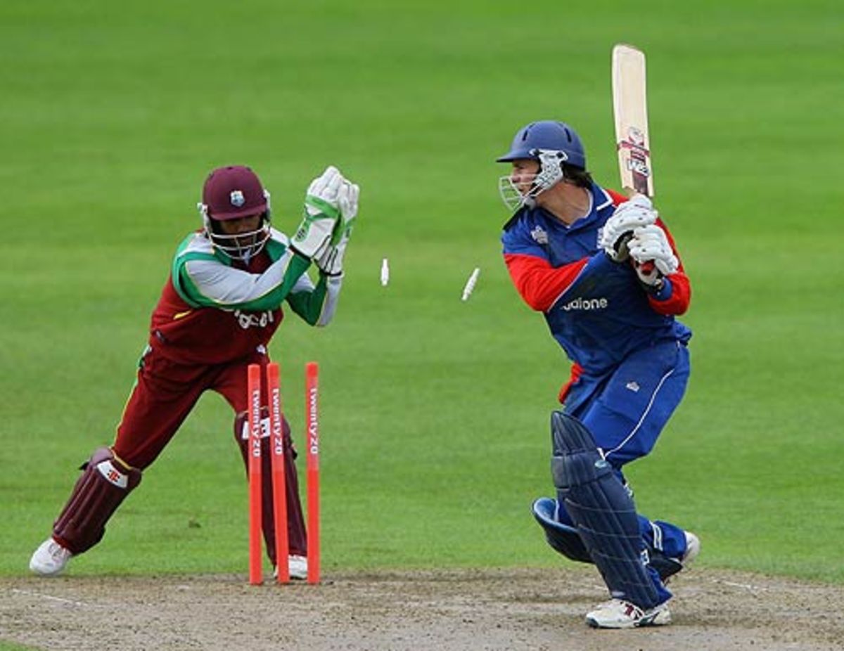 Alex Gidman is stumped by Denesh Ramdin | ESPNcricinfo.com