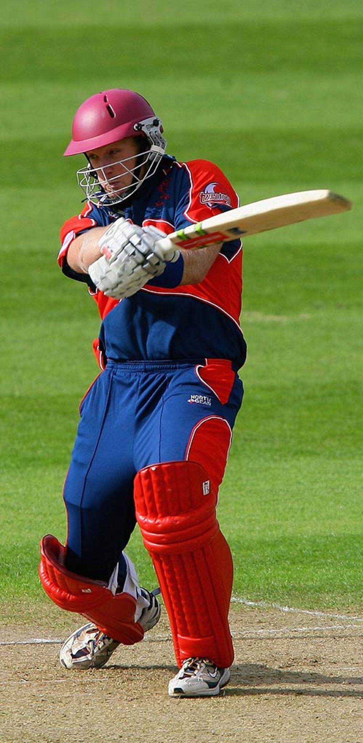 Cameron White tries in vain to lift Somerset's run-rate | ESPNcricinfo.com