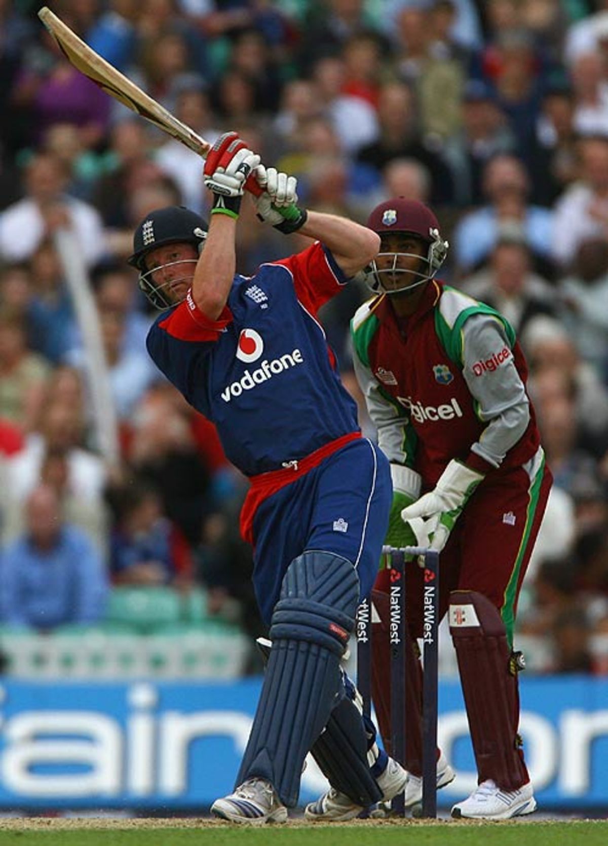 Paul Collingwood drives down the ground | ESPNcricinfo.com Paul Collingwood drives down the ground | ESPNcricinfo.com