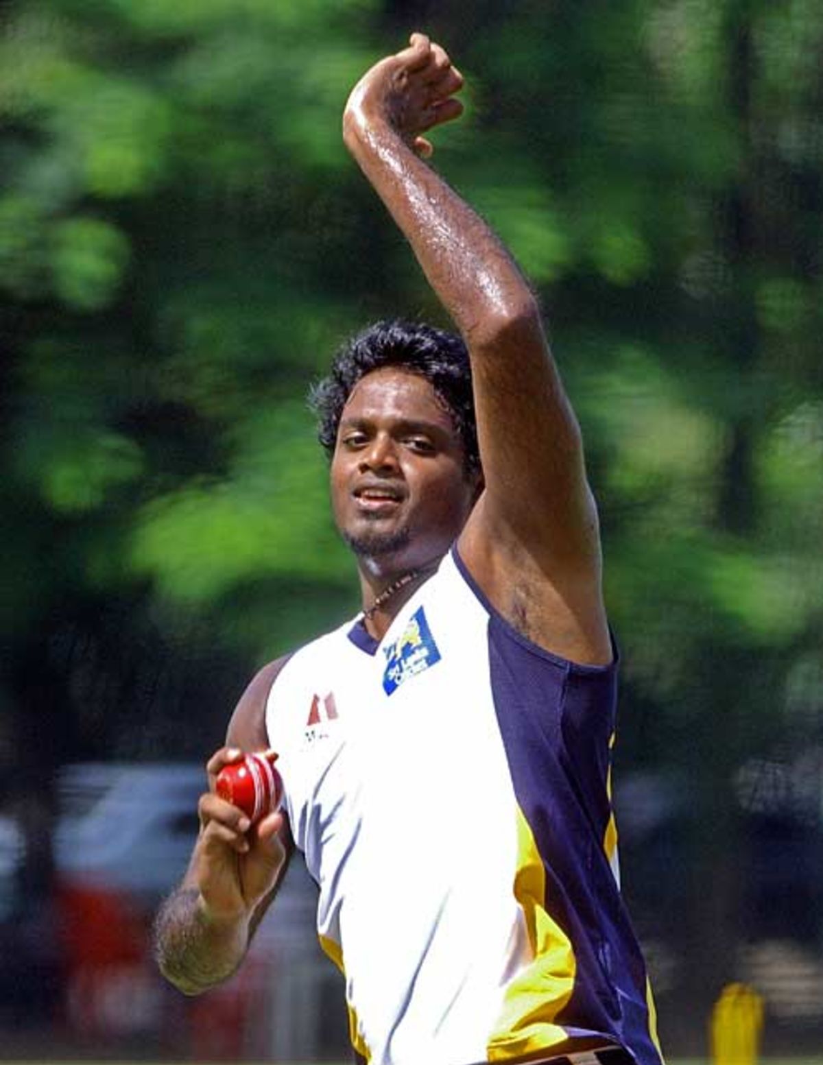 Dilhara Fernando runs in during training | ESPNcricinfo.com