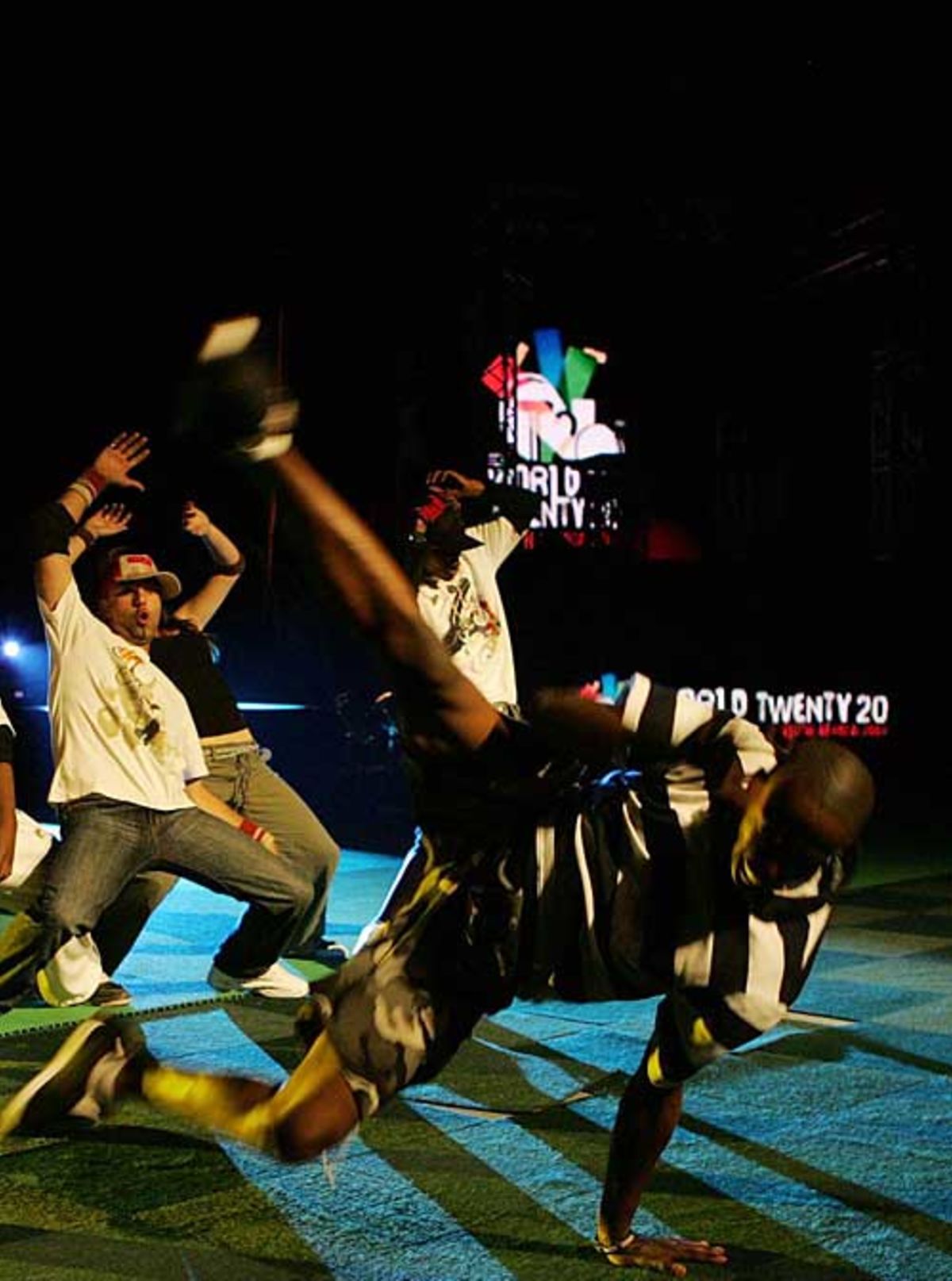 Breakdancers launch the Twenty20 World Championship in style ...