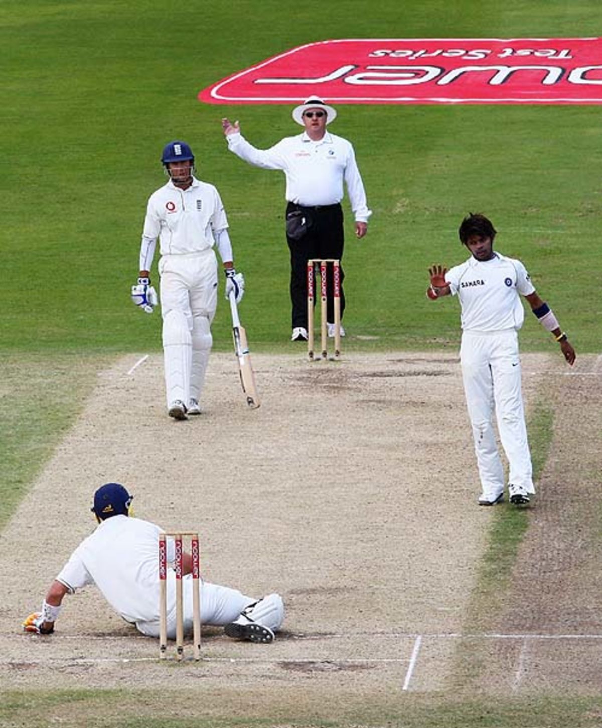 Sreesanth apologises to Kevin Pietersen after bowling a beamer ...