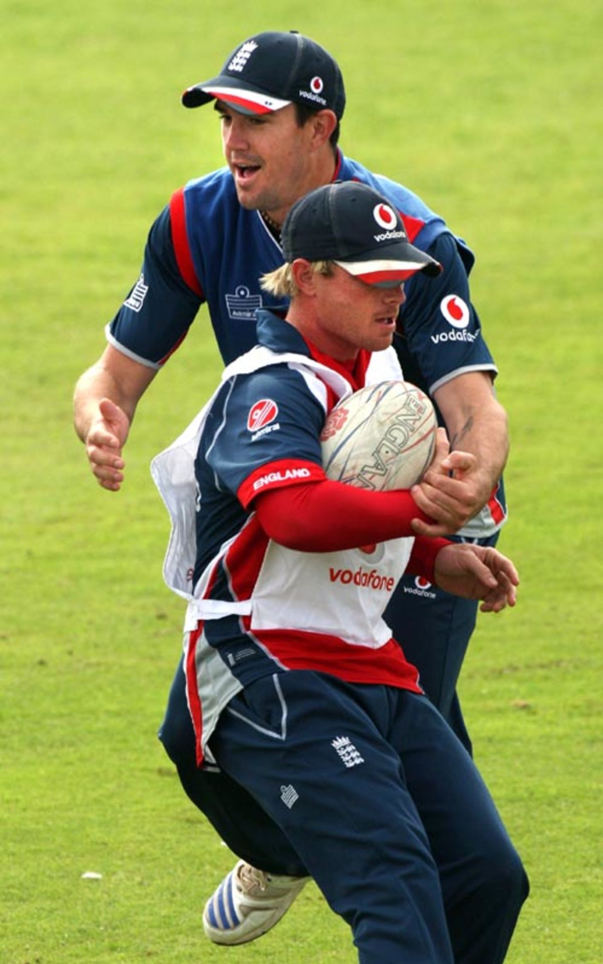 Paul Collingwood indulges in a spot of rugby | ESPNcricinfo.com