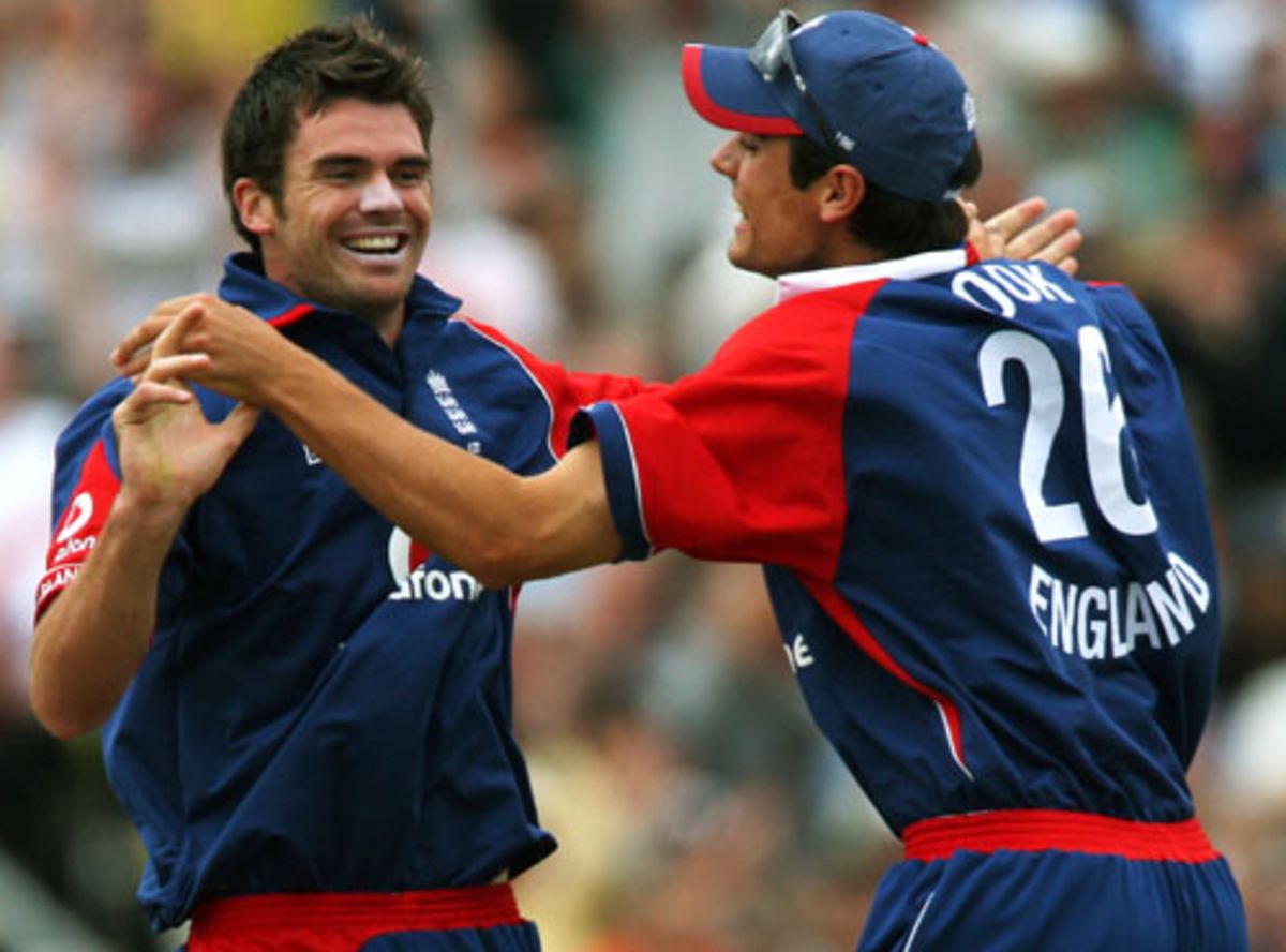 Alastair Cook and James Anderson celebrate the fall of Sachin Tendulkar ...