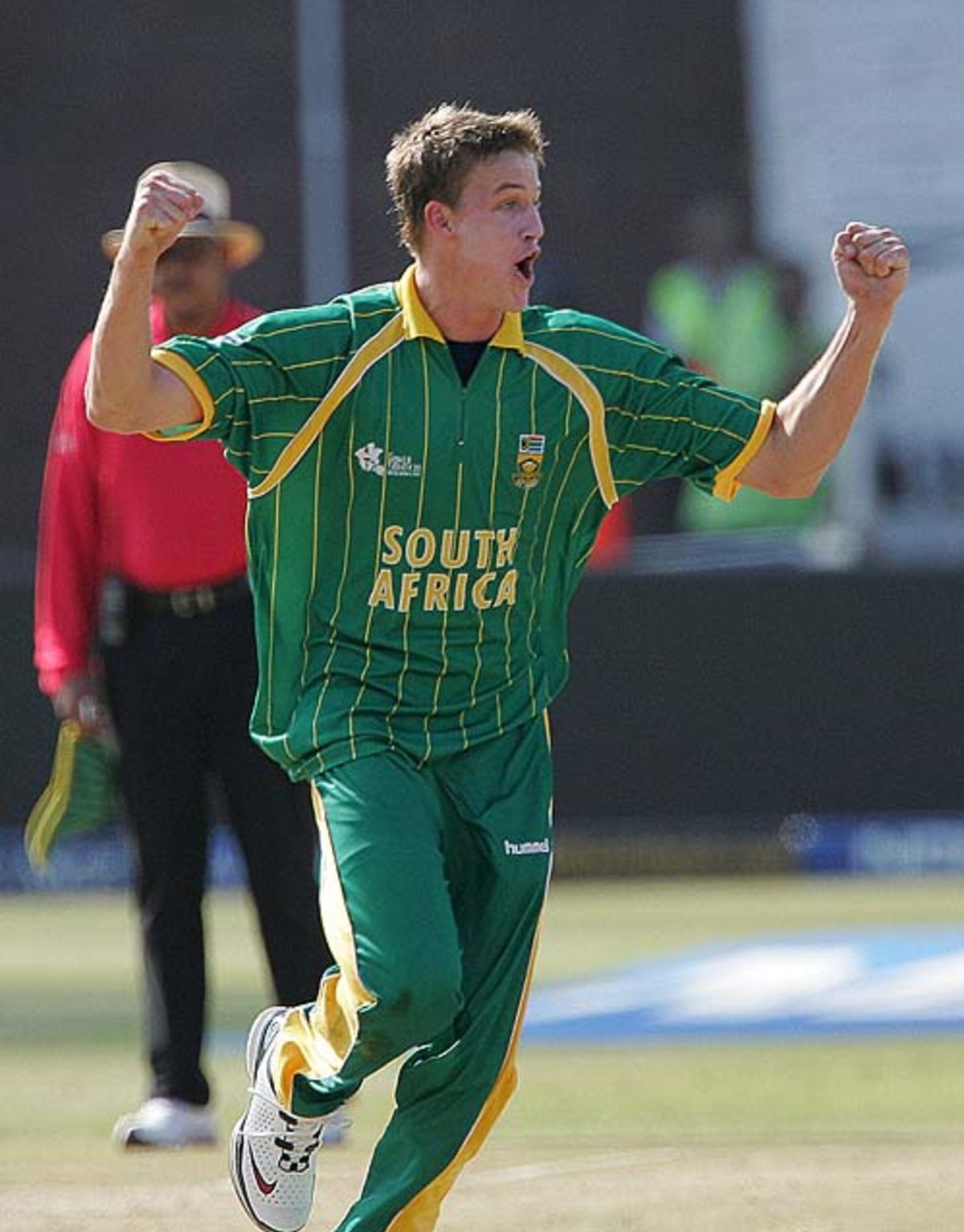 Morne Morkel celebrates the wicket of Ross Taylor | ESPNcricinfo.com