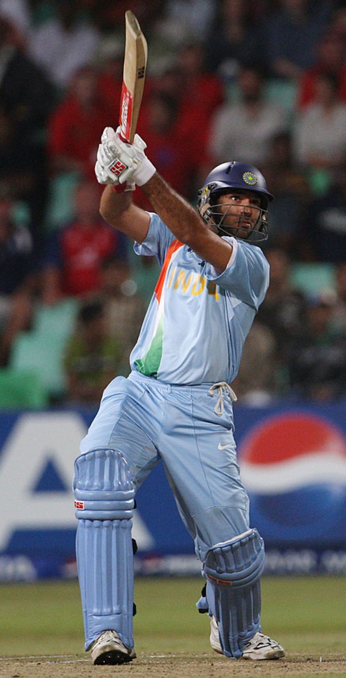 Yuvraj Singh smashes a six off Andrew Flintoff | ESPNcricinfo.com