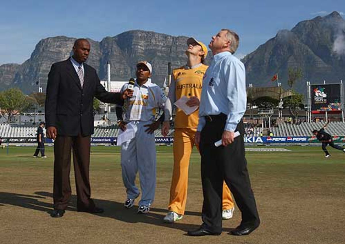 Adam Gilchrist wins the toss and chooses to bowl | ESPNcricinfo.com