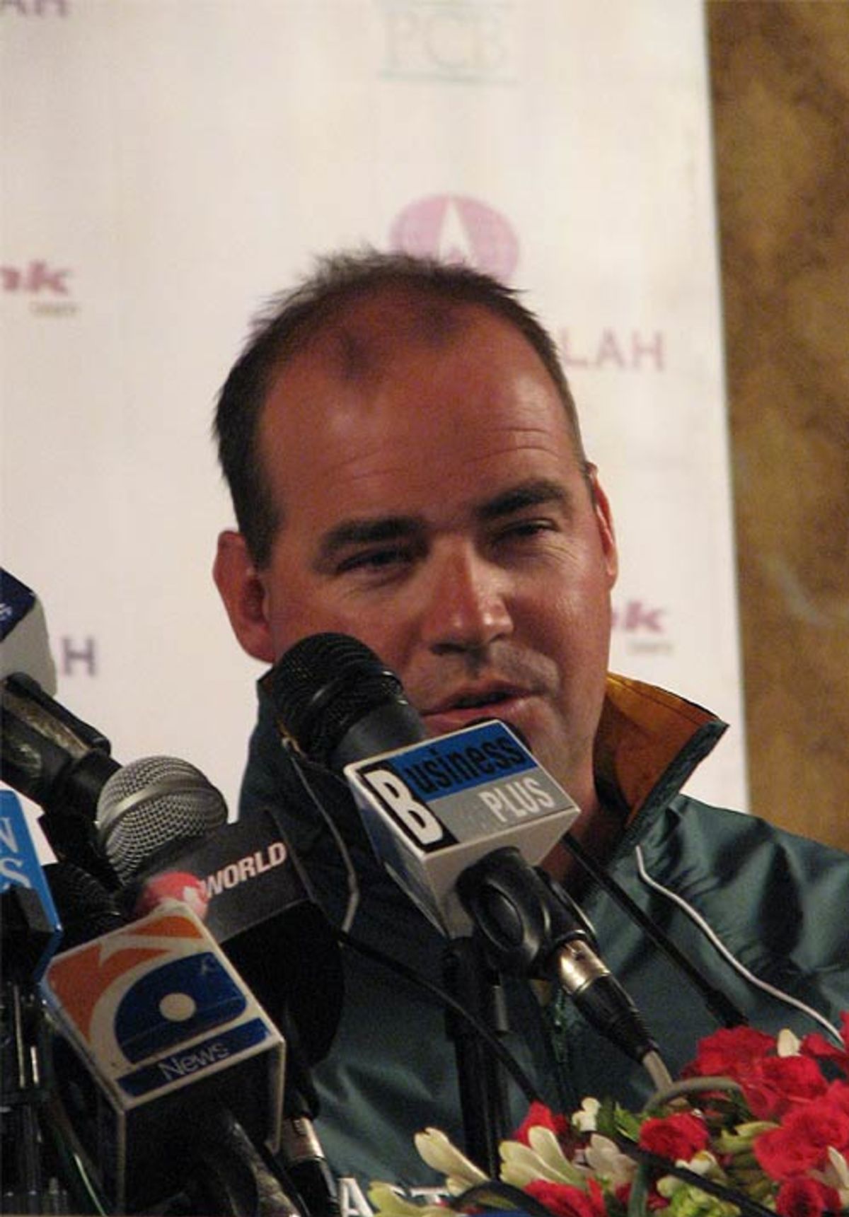 Mickey Arthur South Africas Coach At A Press Conference In Karachi