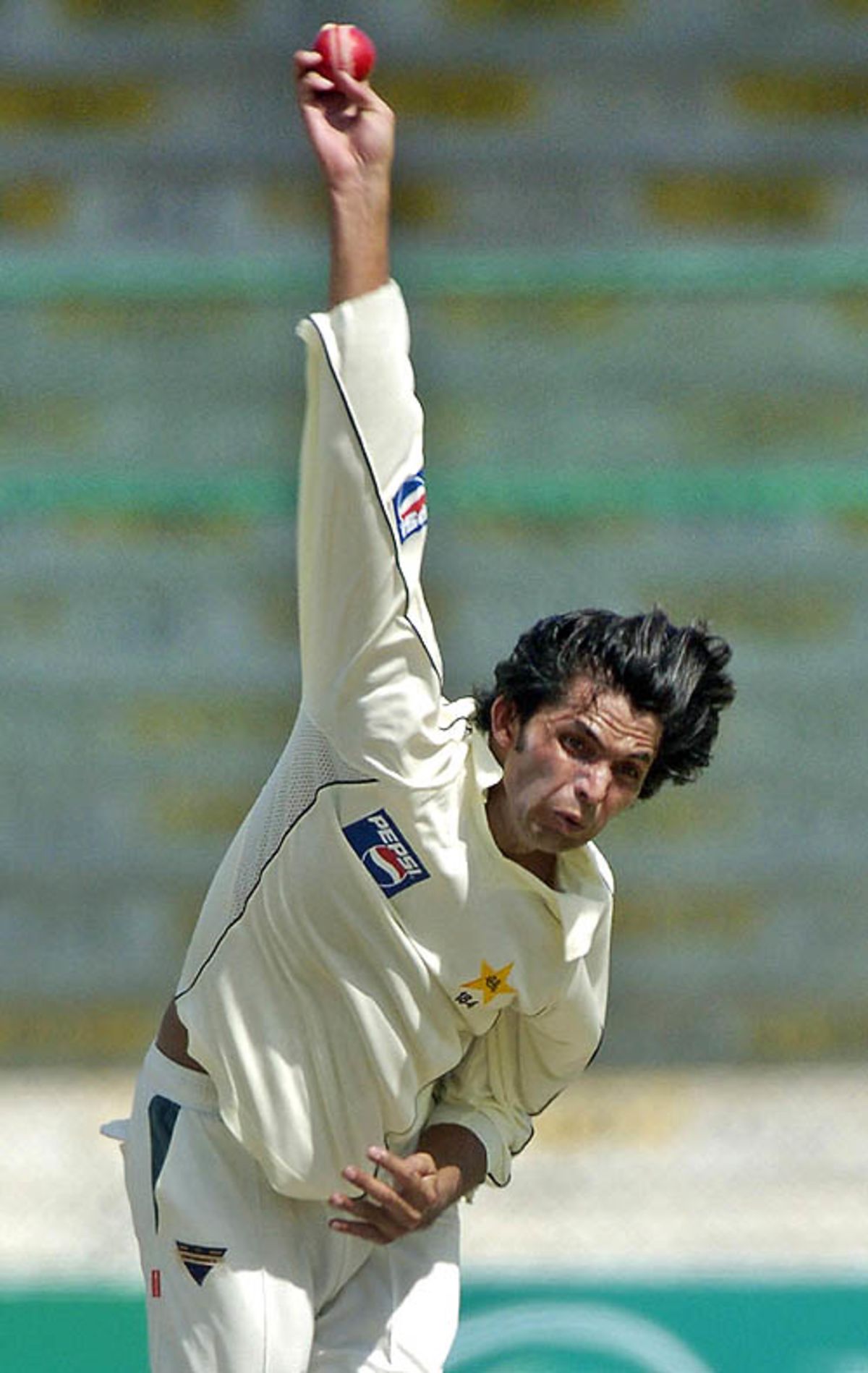 Mohammad Asif exhibits an upright seam position | ESPNcricinfo.com