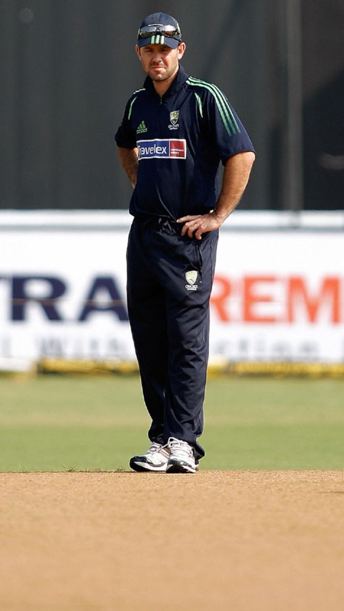 Ricky Ponting has a close look at the pitch | ESPNcricinfo.com