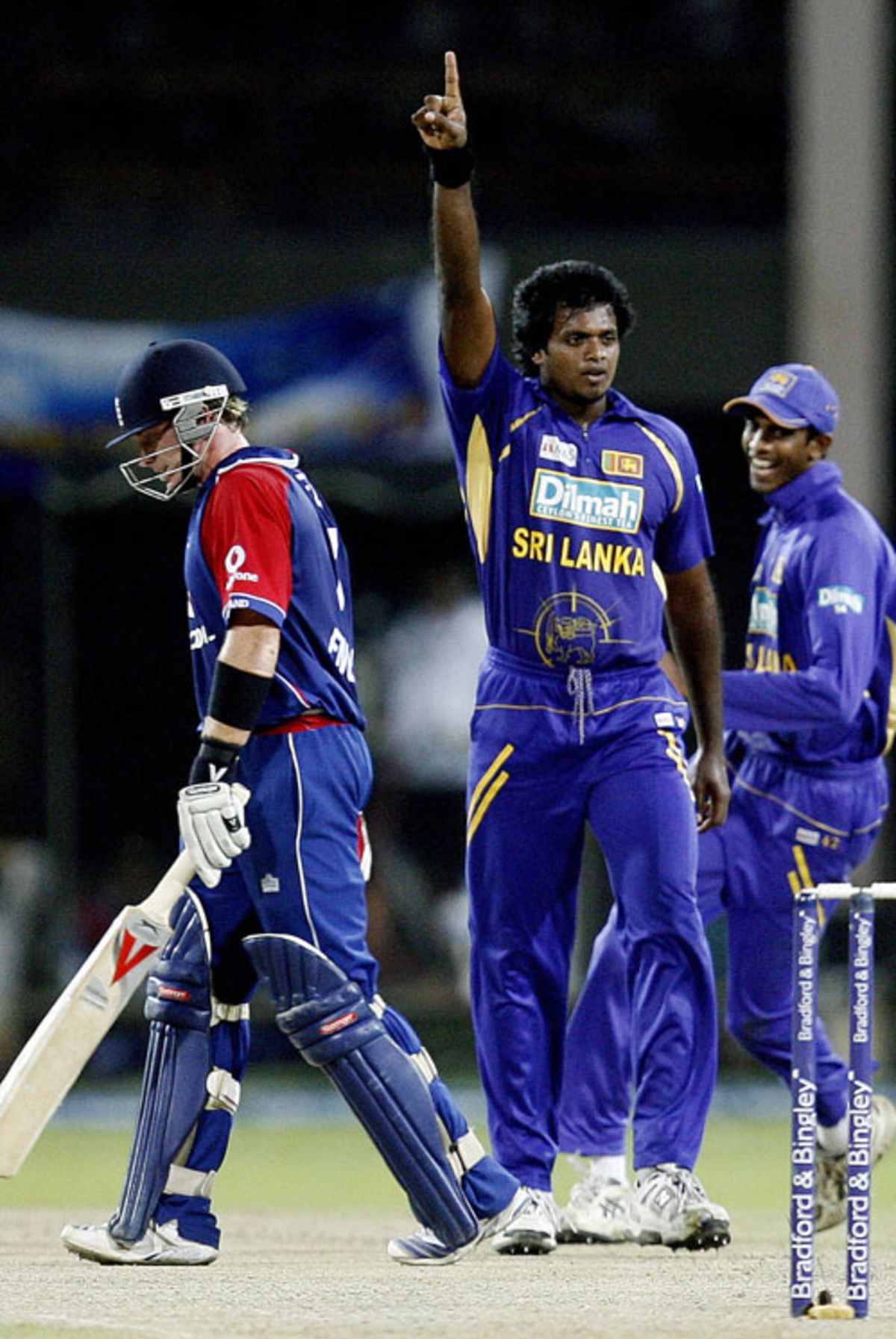 Dilhara Fernando sends off Ian Bell during his crucial burst ...