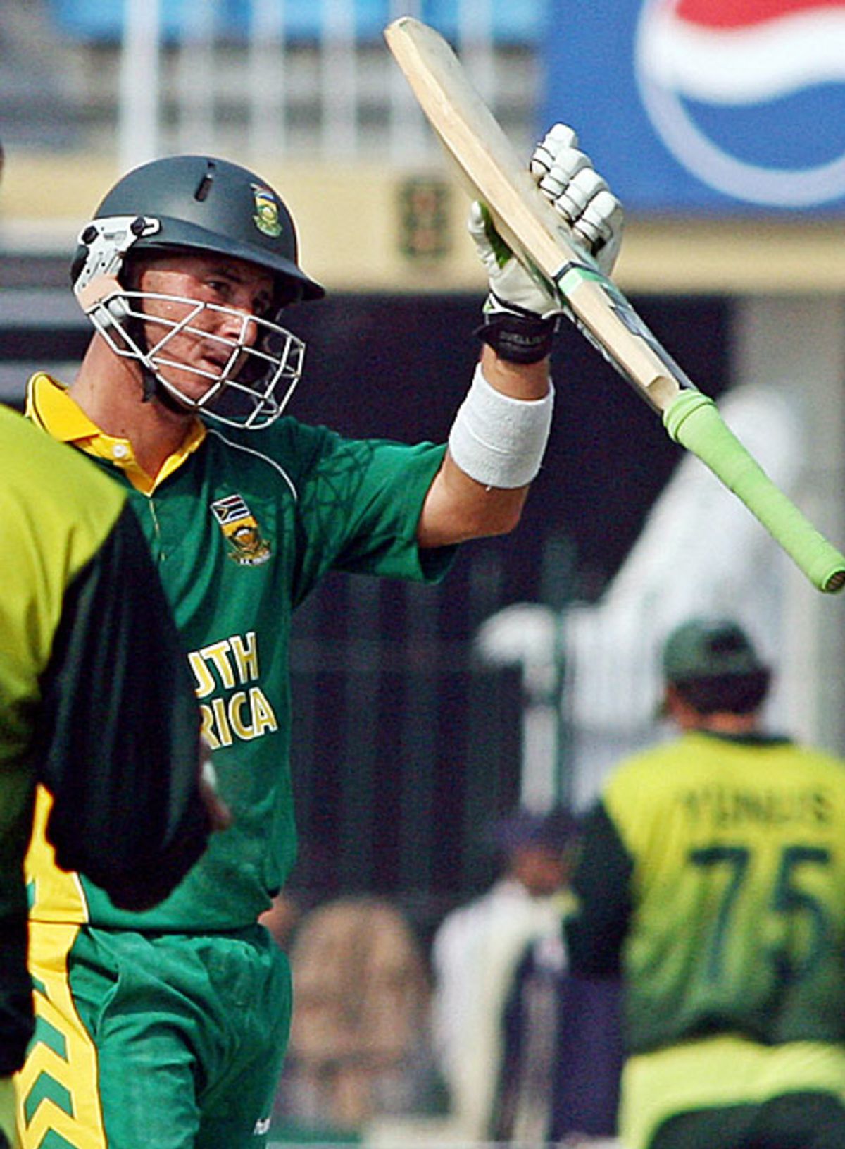 Herschelle Gibbs acknowledges the crowd after reaching his century ...