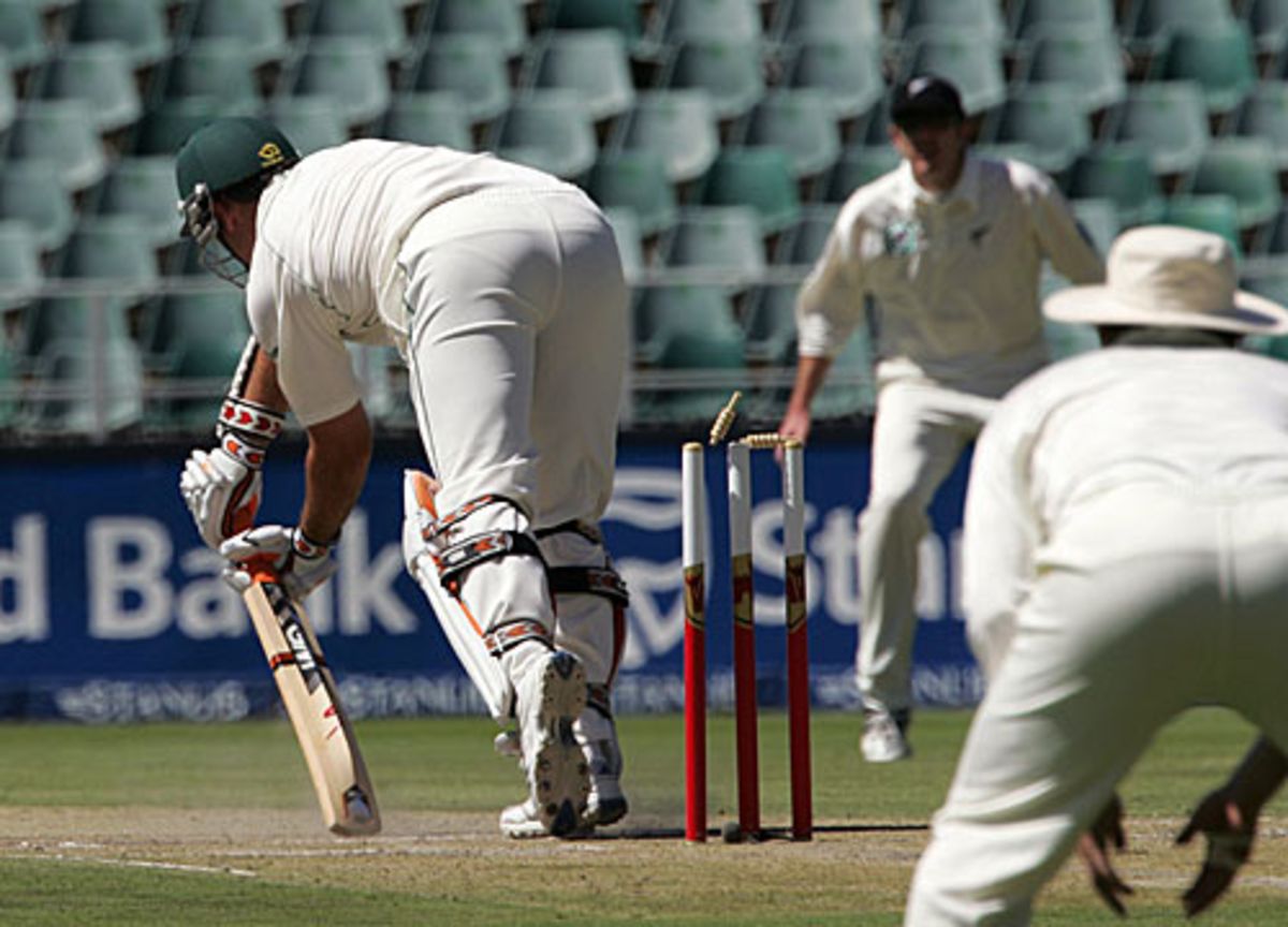 Chris Martin celebrates the wicket of Graeme Smith | ESPNcricinfo.com
