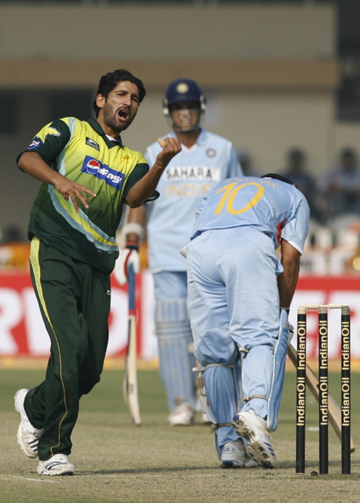 Sohail Tanvir exults after dismissing Sachin Tendulkar | ESPNcricinfo.com