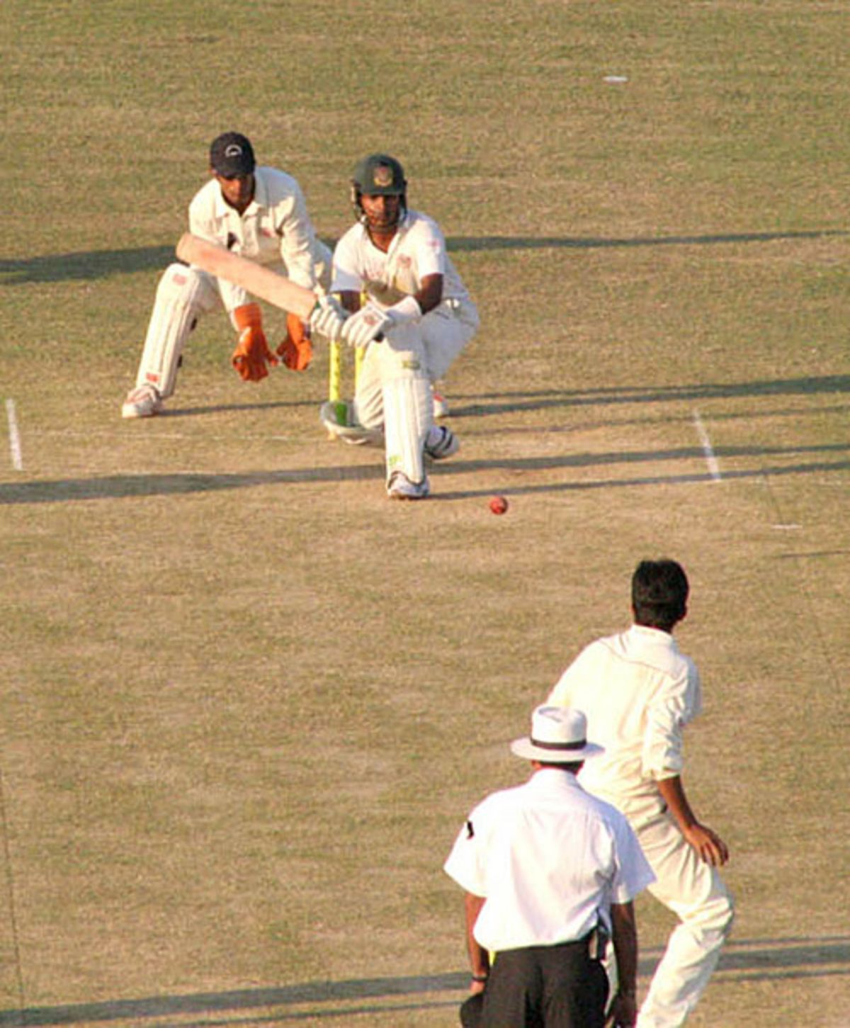 Dhaka batsman Shamsur Rahman plays the sweep shot | ESPNcricinfo.com