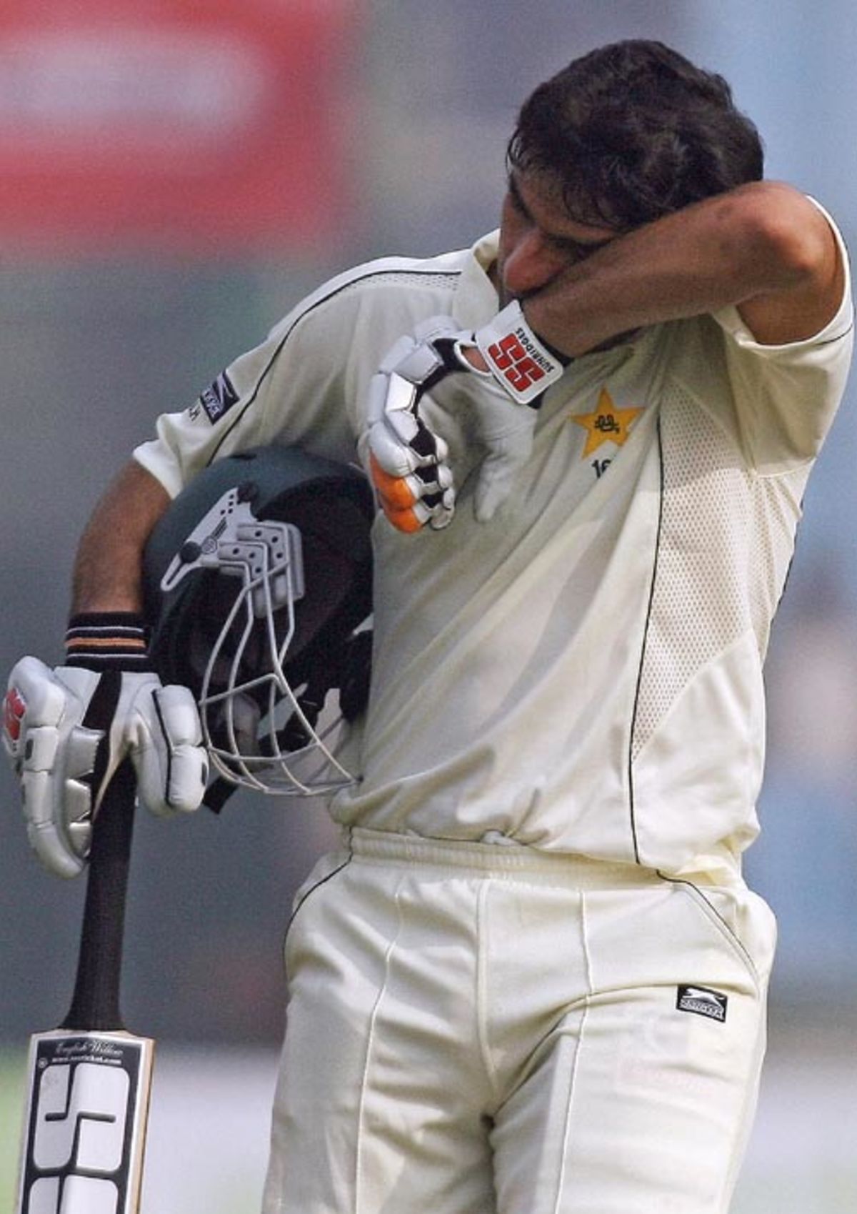 Misbah Ul Haq Returns To The Pavilion After He Was Run Out