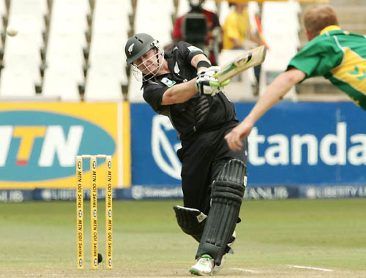 Scott Styris tries to launch Shaun Pollock over the infield ...