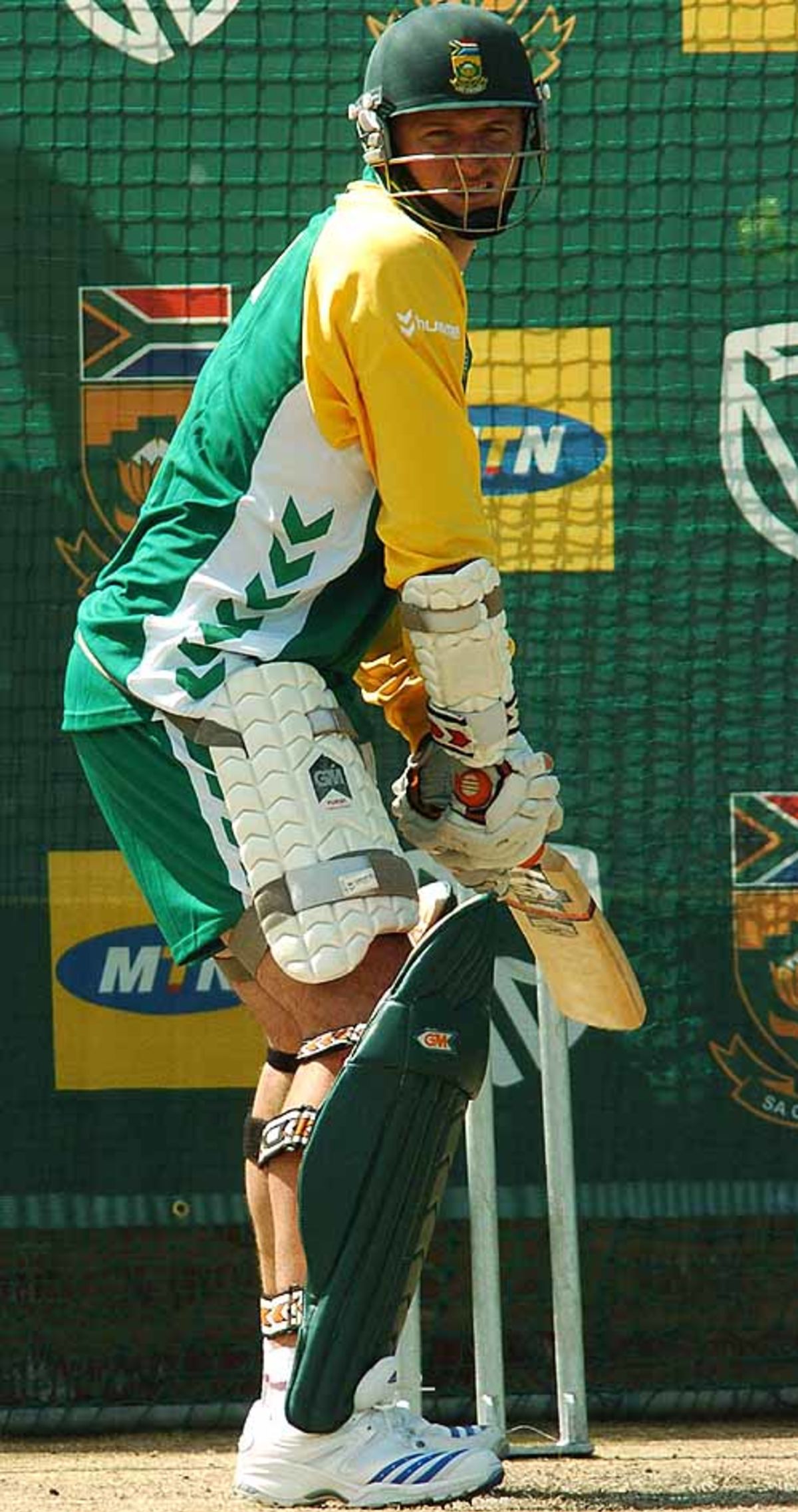Makhaya Ntini bowls during practice | ESPNcricinfo.com