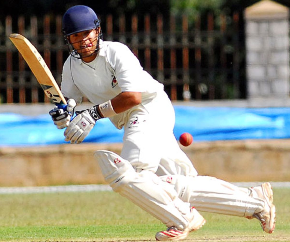 Hyderabad Heroes' Abdul Razzaq is stumped by Subhojit Paul ... Hyderabad Heroes' Abdul Razzaq is stumped by Subhojit Paul ...
